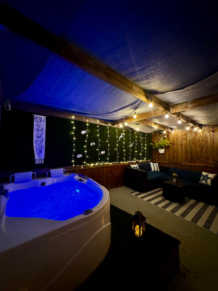 Couples Hideaway W/ Jacuzzi & Movie Theater - Barceloneta