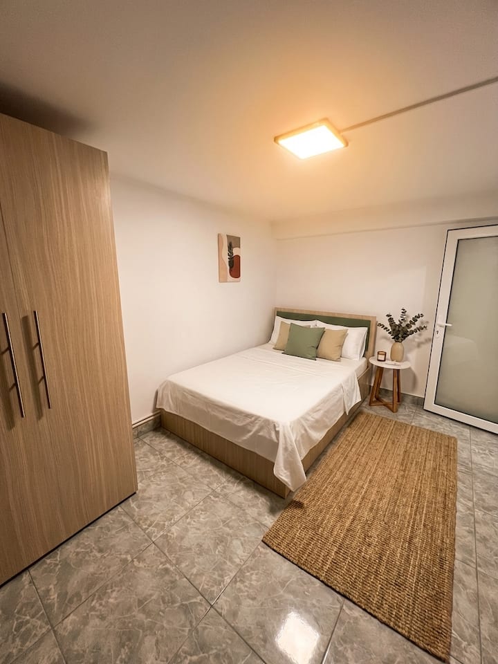 Apartament Cu 2 Camere Demisol - Agigea