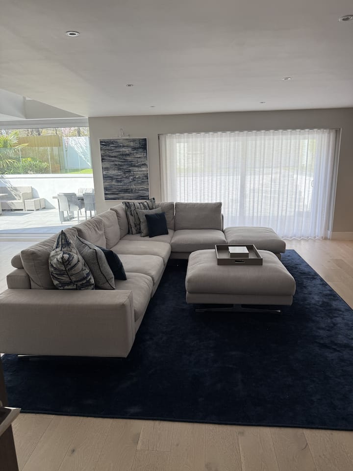 Lilliput Family Home To Rent - Poole