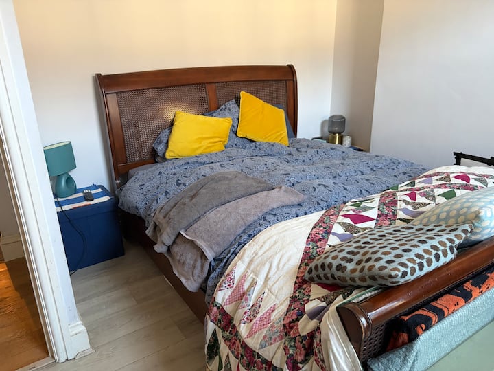 Heddwch/peace Yn Caerdydd-cardiff 10/15min Walk - Cardiff