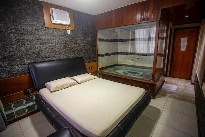 Suíte Com Jacuzzi - Vista Alegre