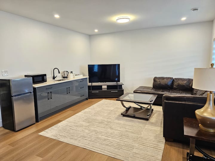 Comfortable, Luxurious, Clean, Close To Amenities - Saskatoon