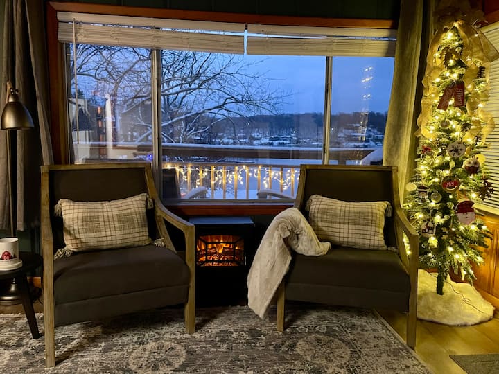 Cozy Christmas Lake Cabin*relax
@Calm Waters Cabin - Sunrise Beach, MO