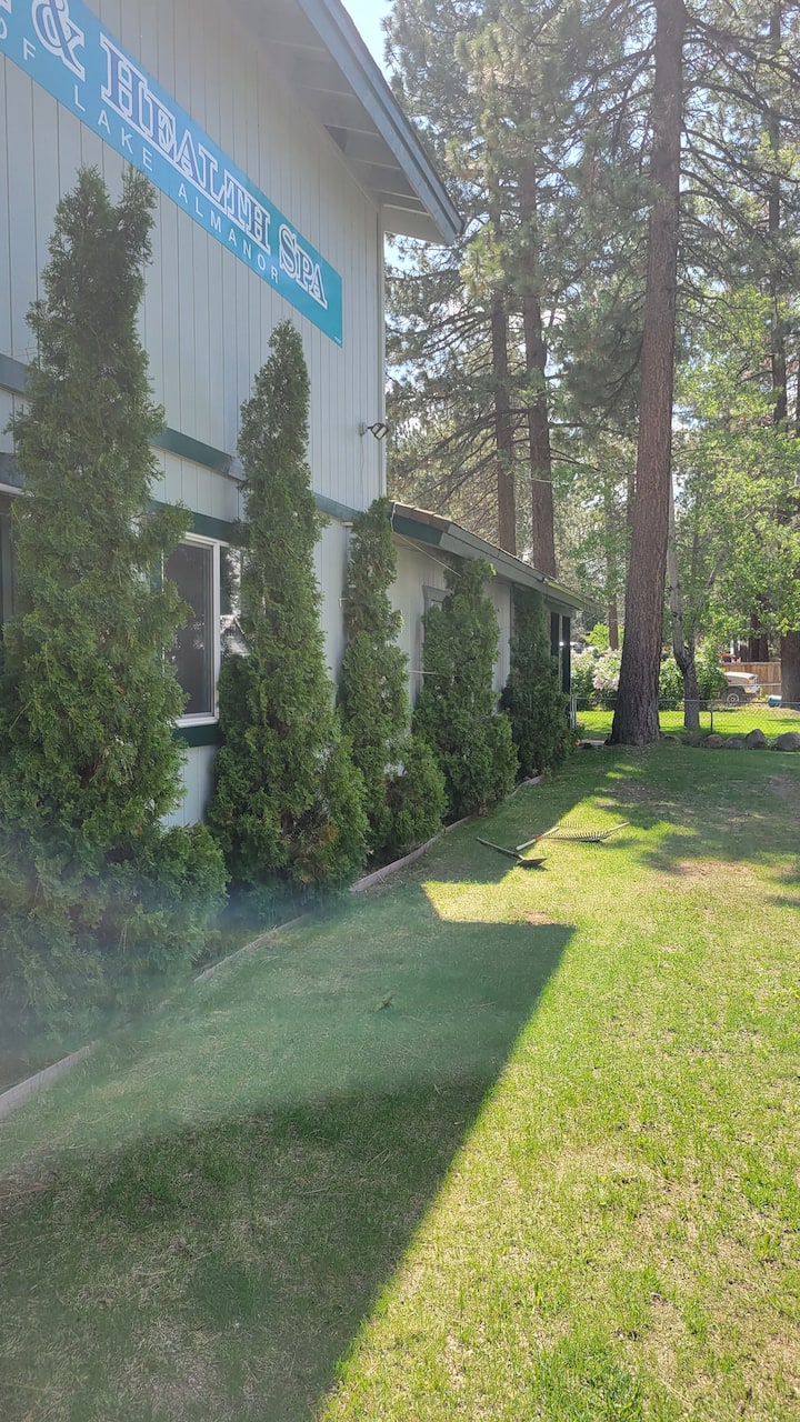 Big Lake Retreat - Chester, CA