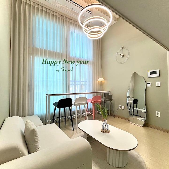 홍대신촌5분, 가족여행 최적, 뷰맛집, Ps5게임방,무료주차,짐보관 - Seoul