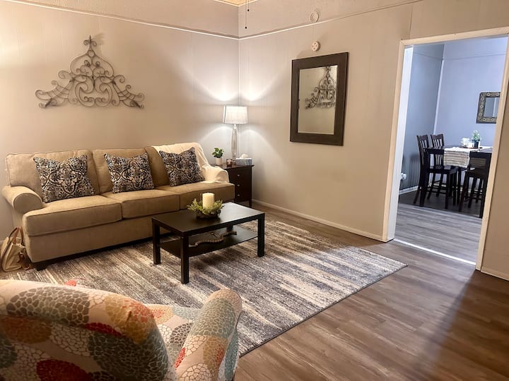 Home Away From Home In The Heart Of Ada - Ada, OK