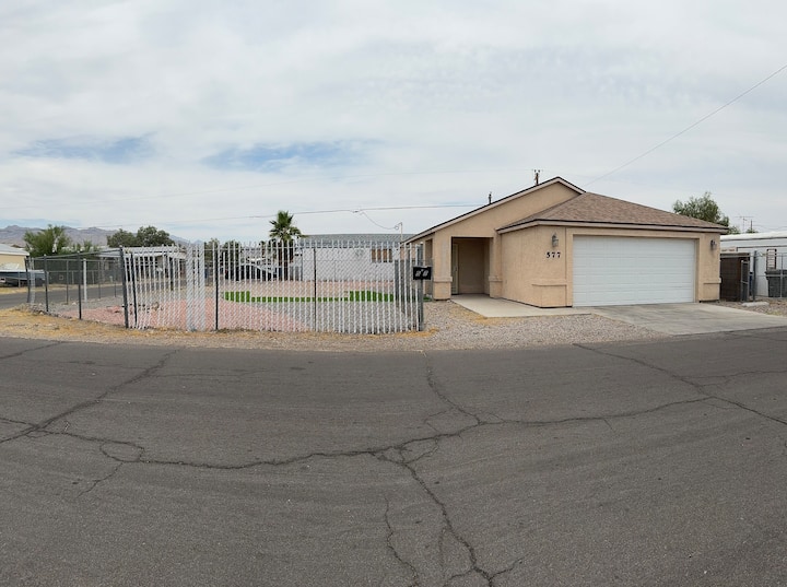Spacious 3 Br House W/queen Beds In Bullhead City - Laughlin, NV