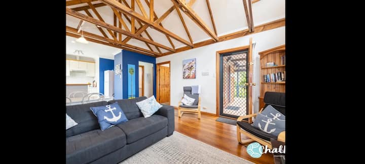 2 Bed Apartment By The Beach - Rockingham