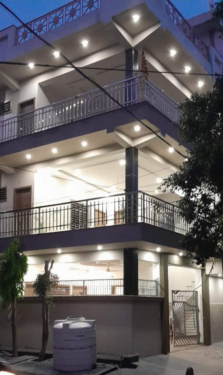 Prayas For Clean Guest House - Agra