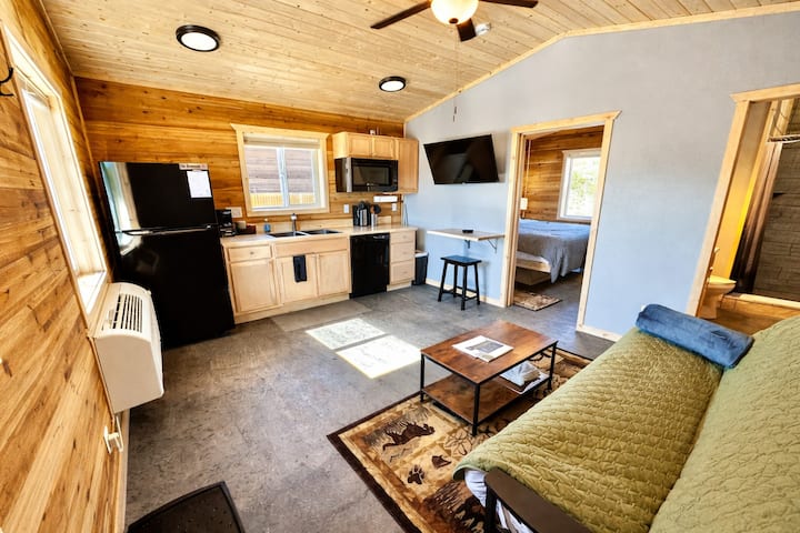 Yellowstone Rocks Cabin7+wifi+petfriendly+ac+30ynp - Island Park, ID