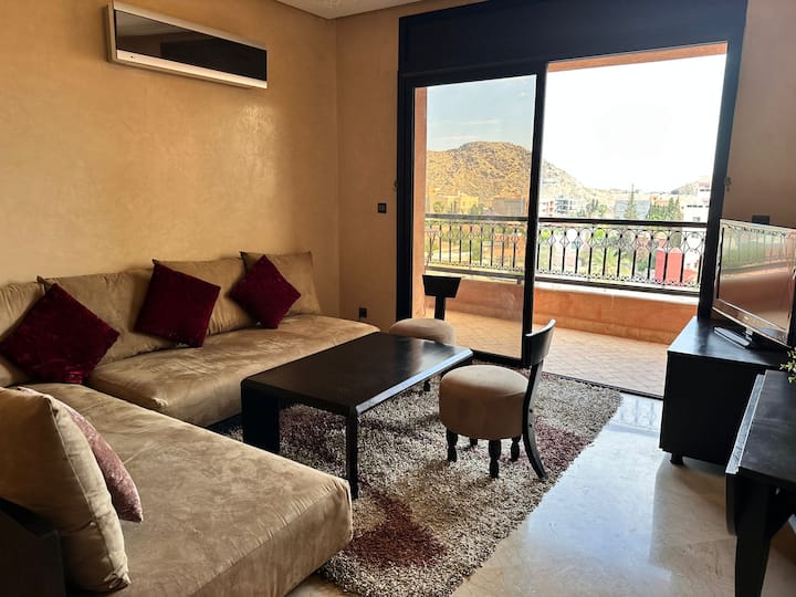 Vue Imprenable Sur Les Montagnes De Guéliz - Marrakesh