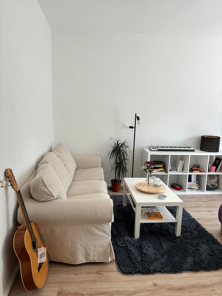 A Sunny Room For Travellers - Berlin