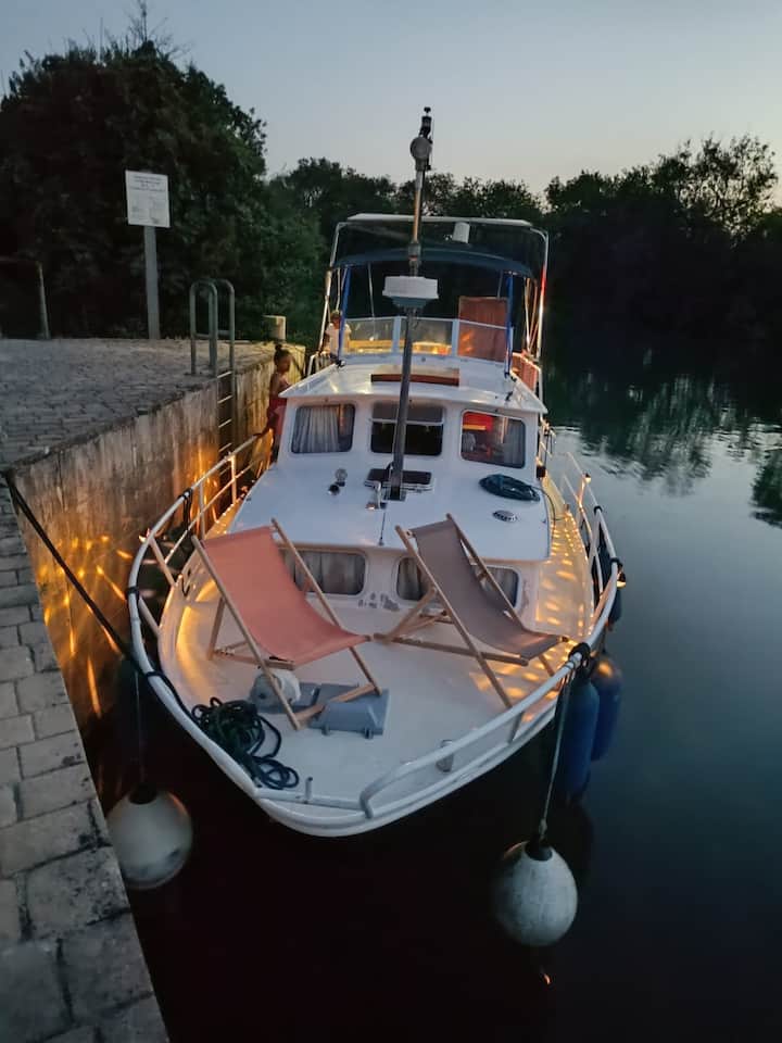 Logement Insolite (Péniche Hollandaise) - Cognac