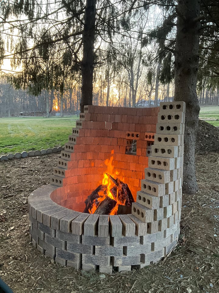 Peaceful Mountain Farm
Farm Animals/firepit - Honey Brook, PA