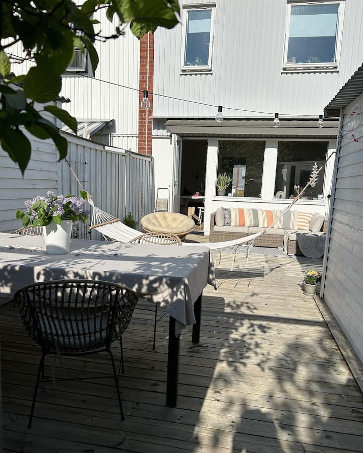 Townhouse Close To The Sea And City. With Cat. - Torslanda