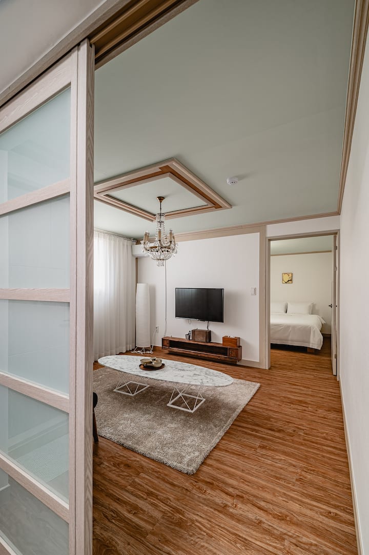 황리단길 도보 15분 / 짐보관 / Ott / 조리가능 / 무료주차 / 드림스테이-2호 - Gyeongju-si