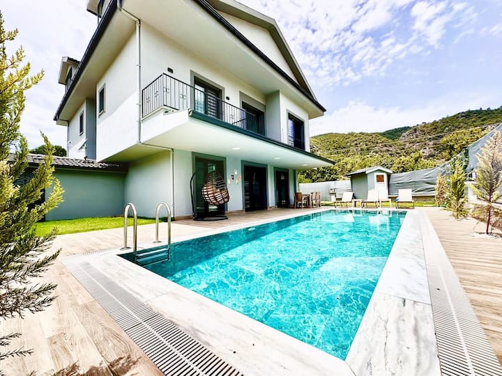 Fethiye İNlice’de ÖZel Havuzlu 4+1 Villa - Göcek