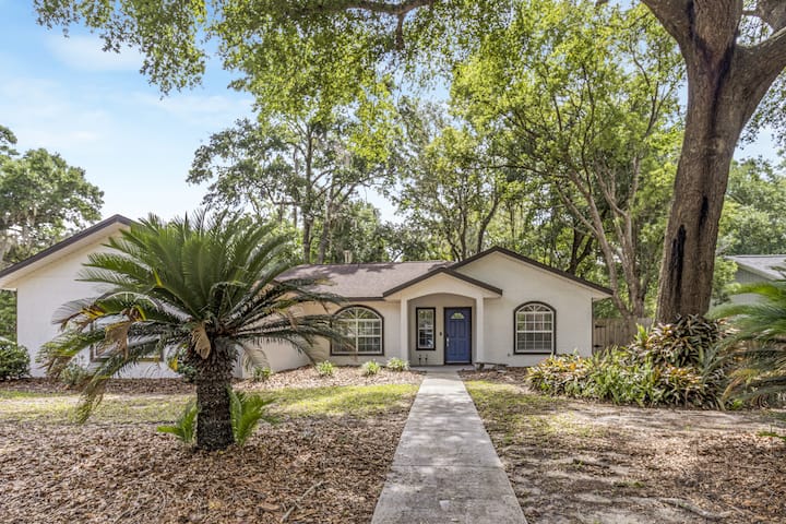 Charming, Spacious & Family Friendly Home In Gnv! - Gainesville, FL
