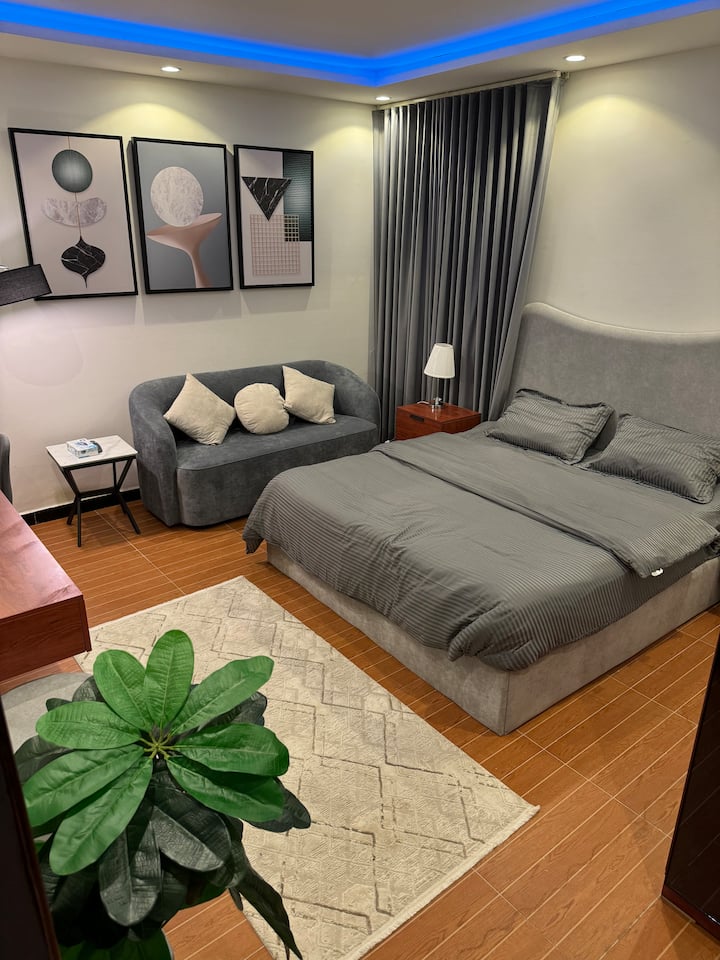 استديو هادئ بدخول ذكي - Riad