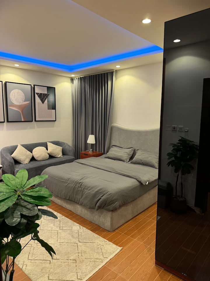 استديو هادئ بدخول ذكي - Riad