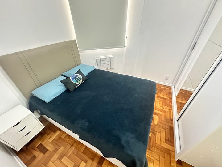 Apto - Próximo Comércio E Praia Copacabana - Rio de Janeiro