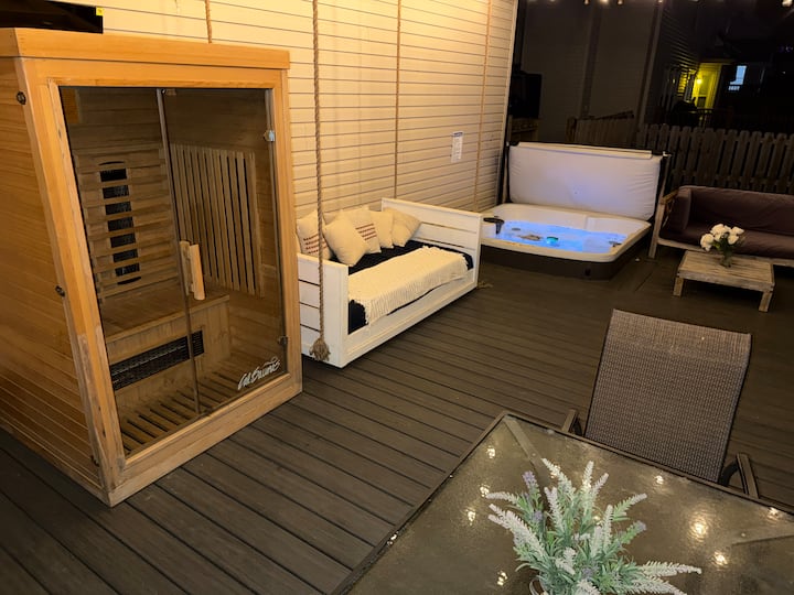 Lavish Escape: Pool & Hot Tub Retreat - Knoxville, TN