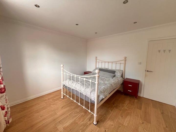 A Comfortable Room In St Ouen - Guernsey