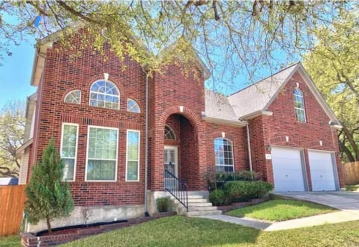 Townsend House Airbnb - Lackland AFB, TX