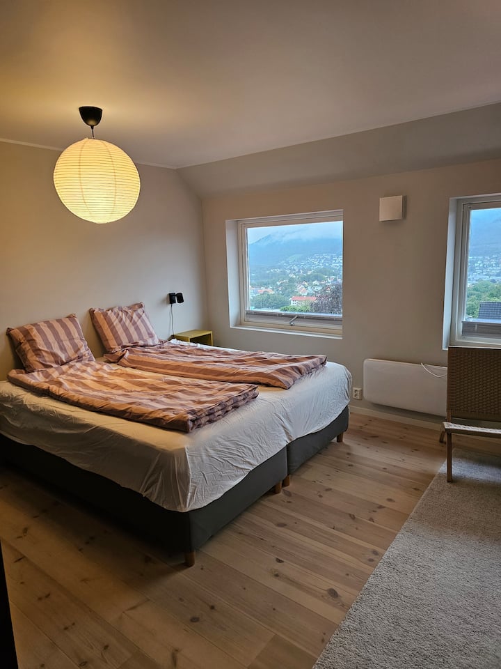 Family Home With A View! - Bergen