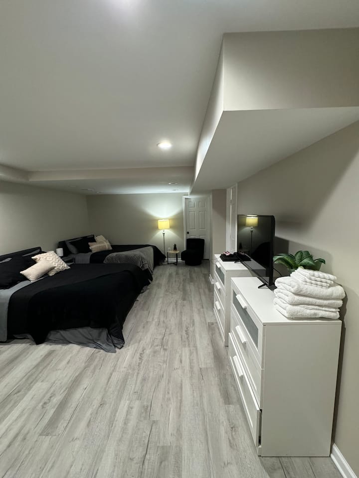 Full Basement Apartment W/ Kitchen In Country Club - Duluth, GA