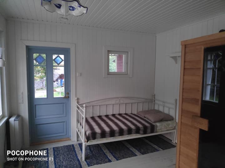 Oma Huone, Omalla Sisäänkäynnillä. - Vaasa