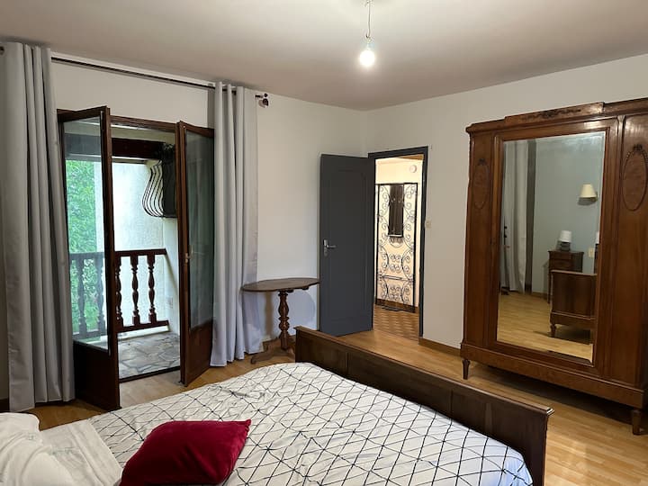 Maison De Charme
Vallée D'aspe
8 Personnes - Oloron-Sainte-Marie