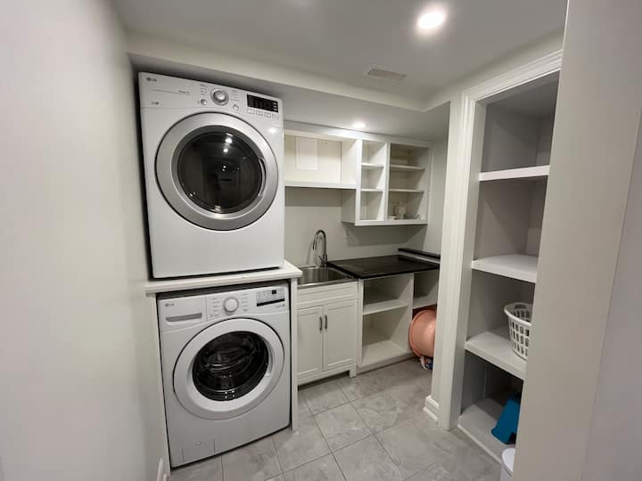 Family Basement Suite (For 3) In Clarkson, On - Oakville