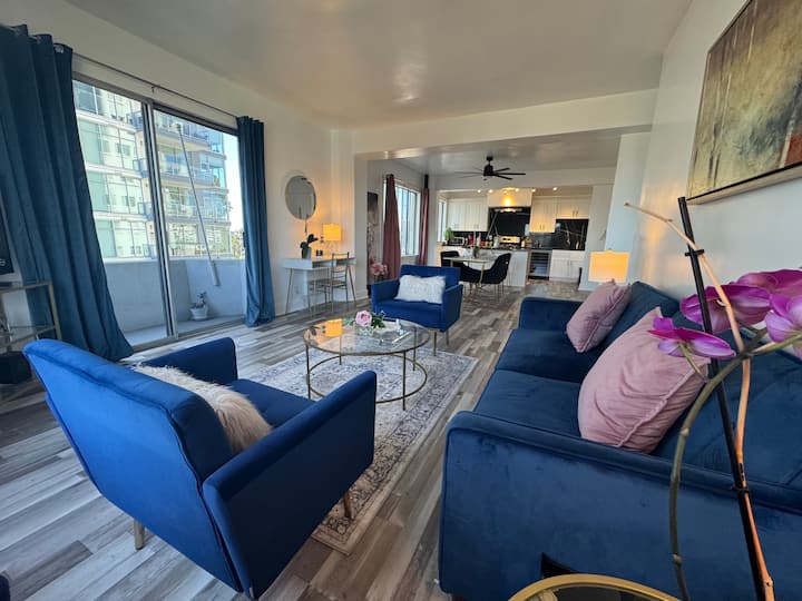 Luxurious Ocean View Condo 3 Min Walking To Beach - Long Beach, CA