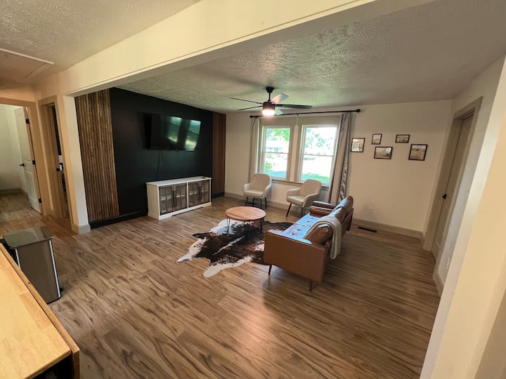 Florence 2 Bedroom Cottage - Smyrna, TN