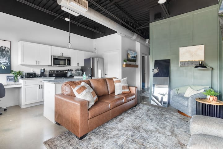 New Studio Condo/free Parking - Nashville, TN