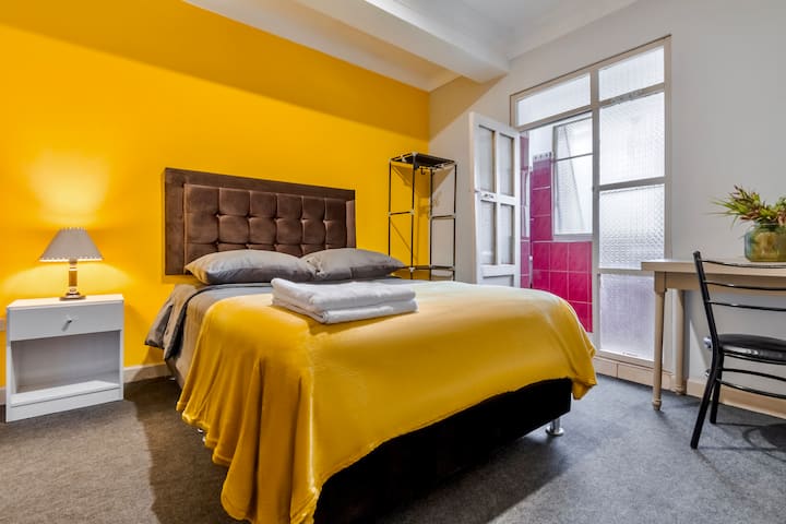 Habitación Con Ventana Al Jardín Y Baño Privado - Cuzco