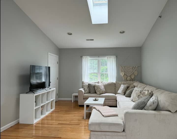 Bright, Peaceful & Spacious Br - Worcester, MA