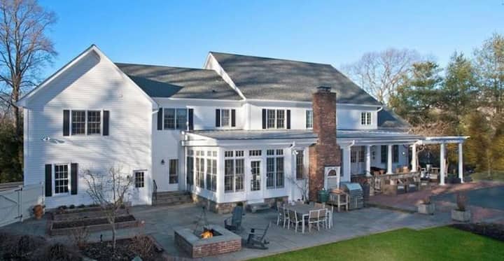 Luxury Property Near Beach & Nyc - Westchester County, NY