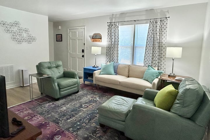 Fully Furnished Townhome - Macon, GA