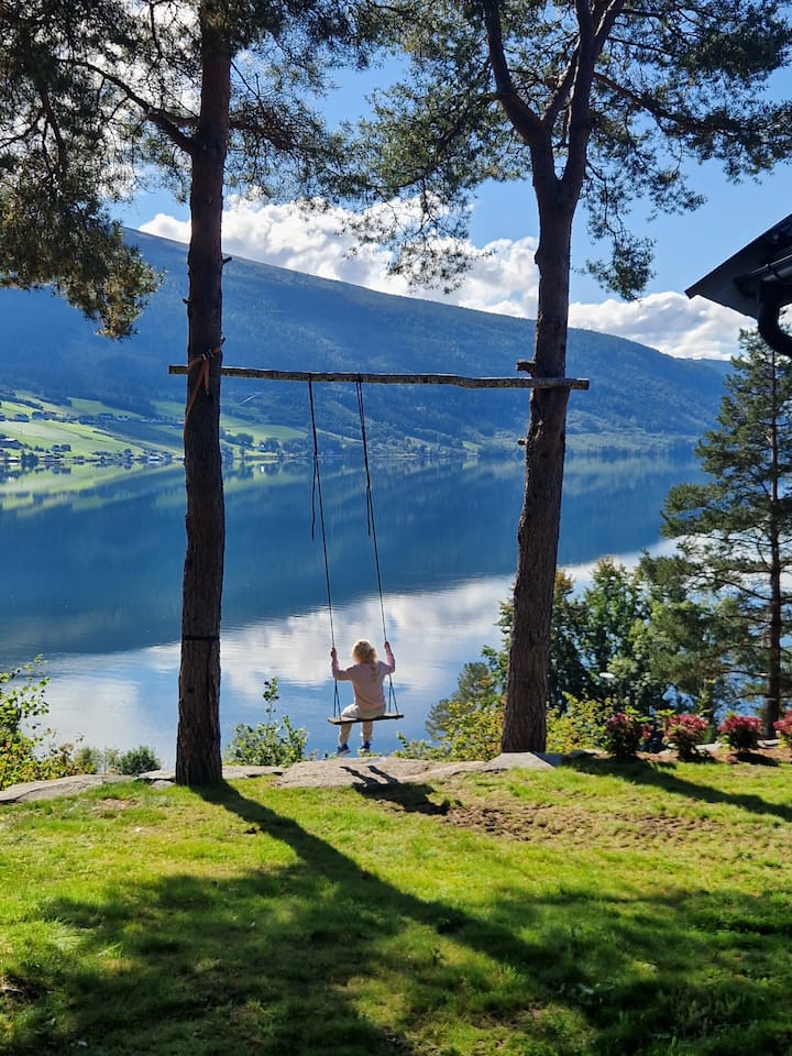 Familievennlig Hytte |Fjordutsikt | Nær Loen-stryn - Norway