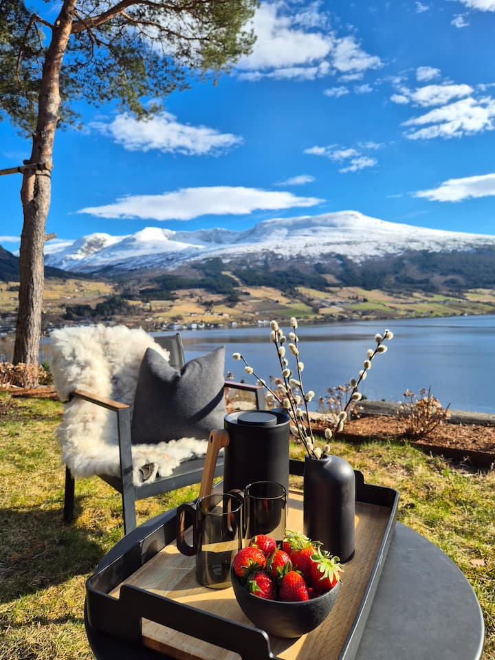 Familievennlig Hytte |Fjordutsikt | Nær Loen-stryn - Norway