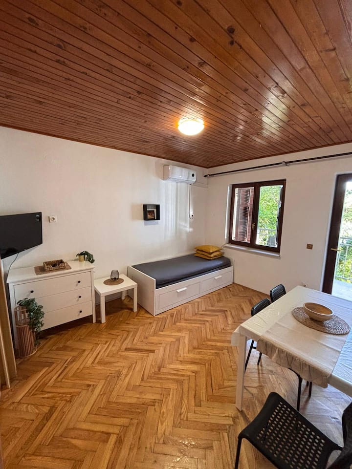 Apartment B Mali Rat, Omiš - Omiš
