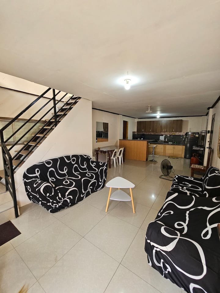 Entire 1st Floor With 1br Good For 4 Pax - Cagayan de Oro