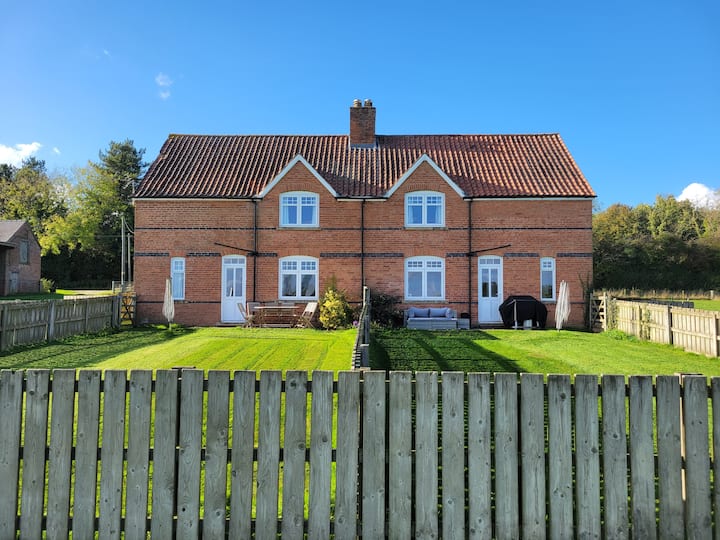 2 Foliat Cottage @ Jordan Castle - Sherwood Forest