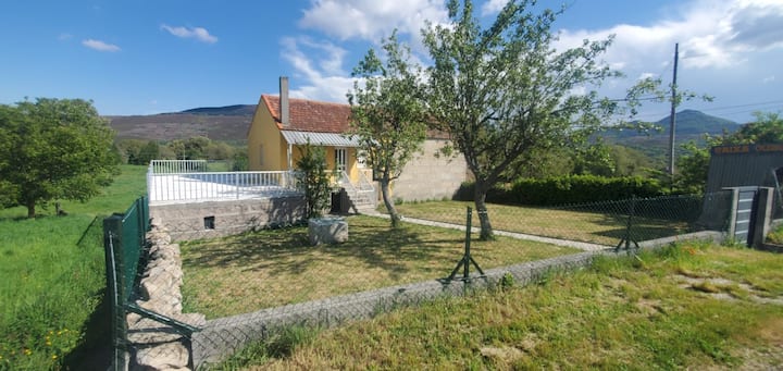 Acogedora Casa Con Vistas A La Montaña - Montalegre