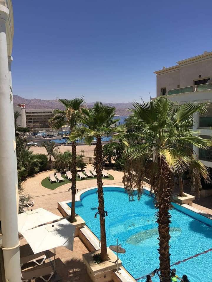 מתחם יוקרתי מדהים על הים עם  בריכה ענקית - Eilat