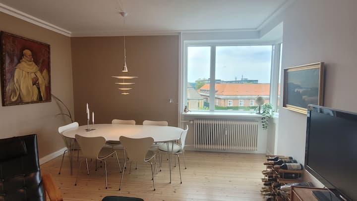 Central Apartment With 2 Balconies Close To Metro - Copenhagen
