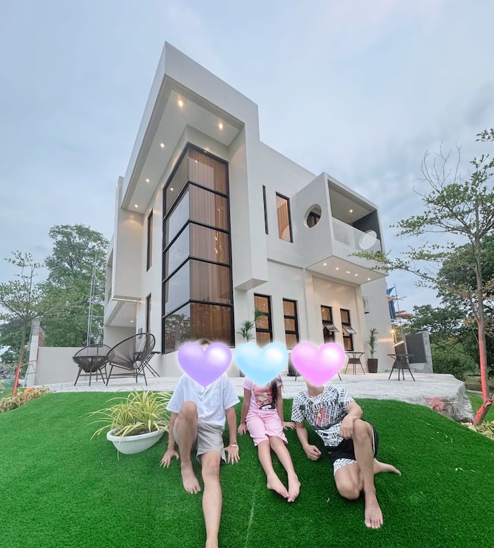 Whole House W/ Pool & Beach - Laiya