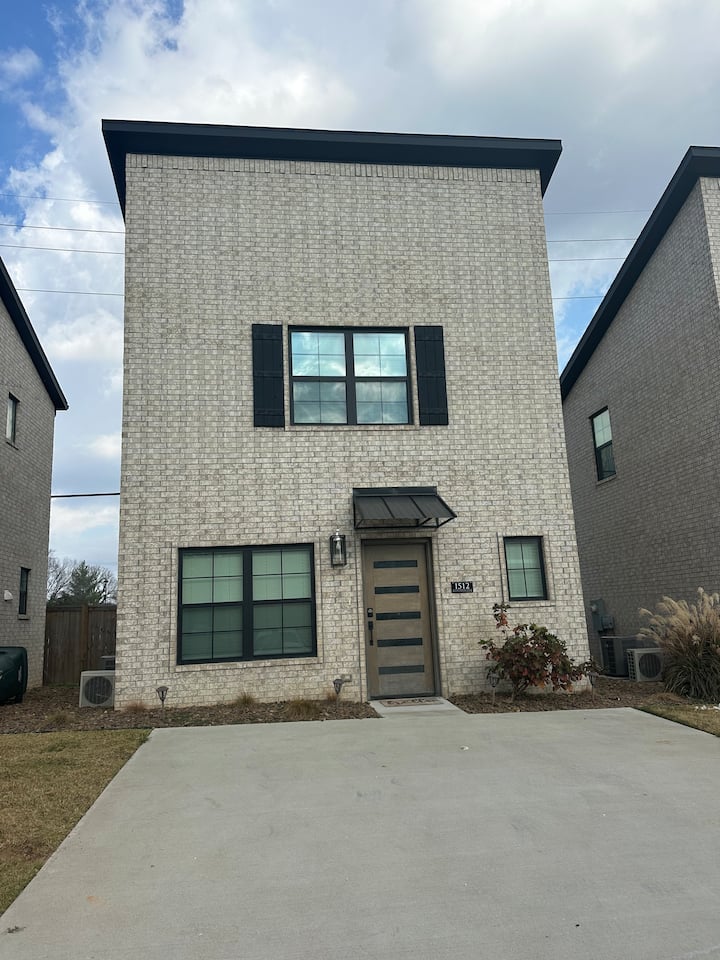 Hog Heaven Cato Cottage! - Fayetteville, AR